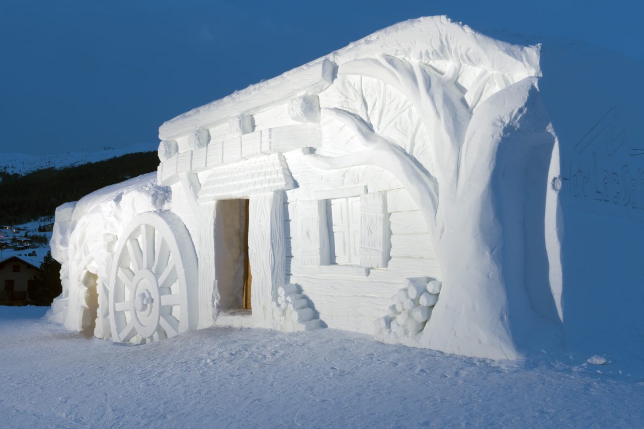 Dormire in uno chalet di ghiaccio a Livigno nell'Hotel Lac Salin