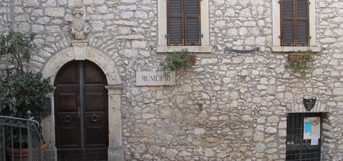 Il Castello di Fumone in Lazio: un mistero tra papi e fantasmi ...