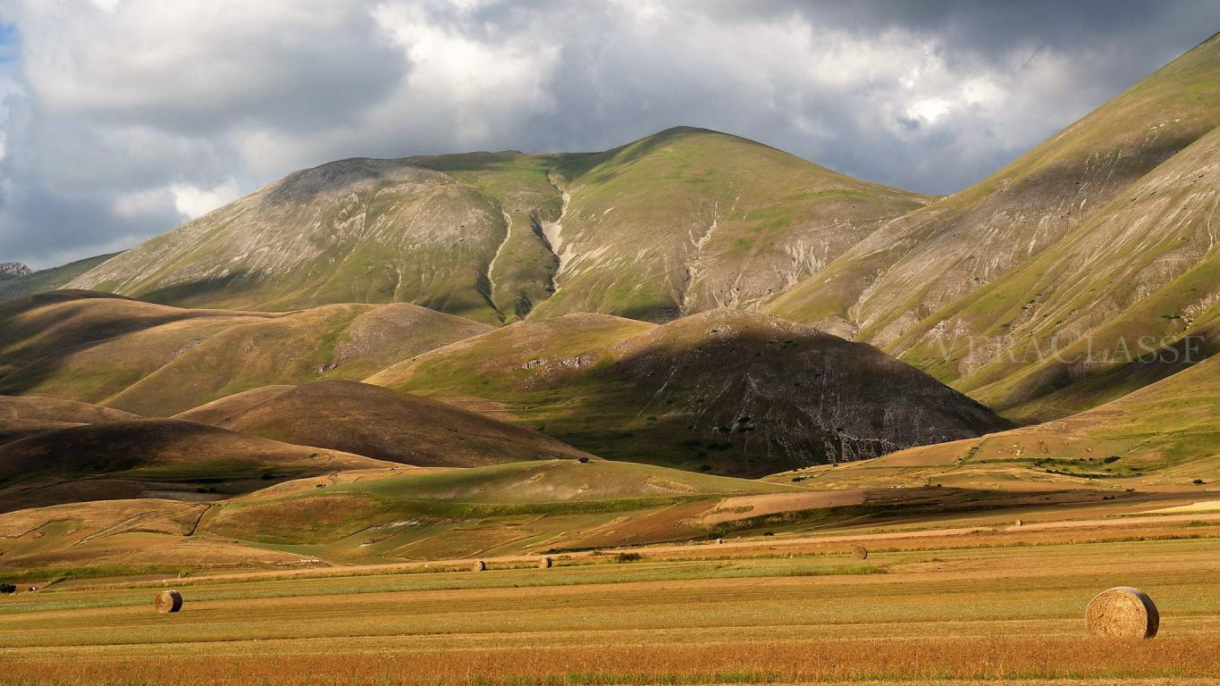 Castelluccio di Norcia ed i Monti Sibillini - VeraClasse