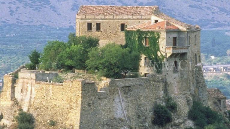 Itinerario in Basilicata, nella valle del Sinni ed il suo castello ...