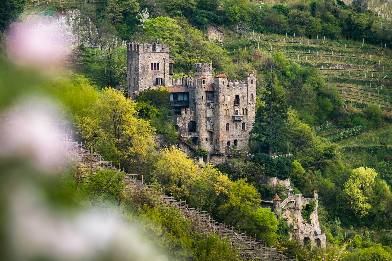 Castel Fontana in Tirolo: il castello più autentico dell’Alto Adige ...