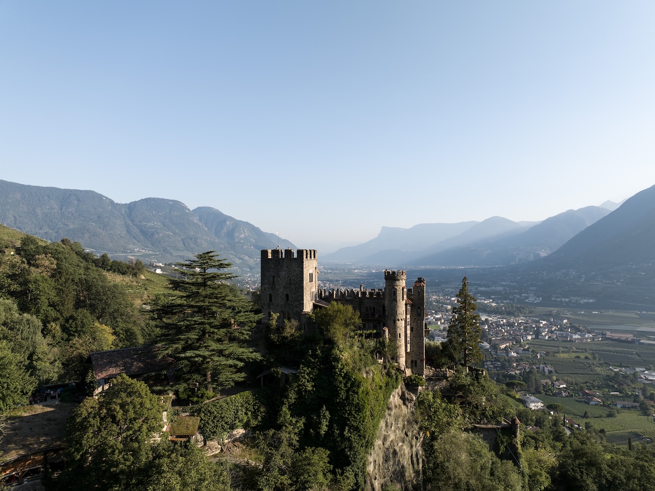 Castel Fontana in Tirolo: il castello più autentico dell’Alto Adige ...